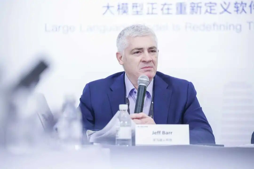 一次性应用出现，个人独角兽崛起：顶级布道师Jeff Barr论AI如何重塑开发者生态｜InfoQ独家采访Jeff Barr-腾讯云开发者社区-腾讯云