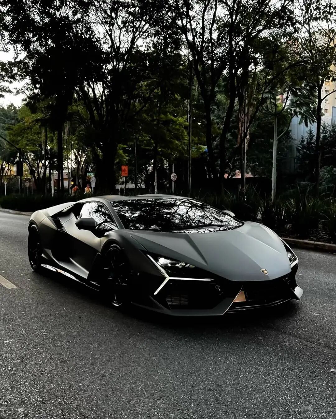 LTX-2有意思了 Comfyui爆显存 这个整合包CPU跑只要5G显存-腾讯云开发者社区-腾讯云